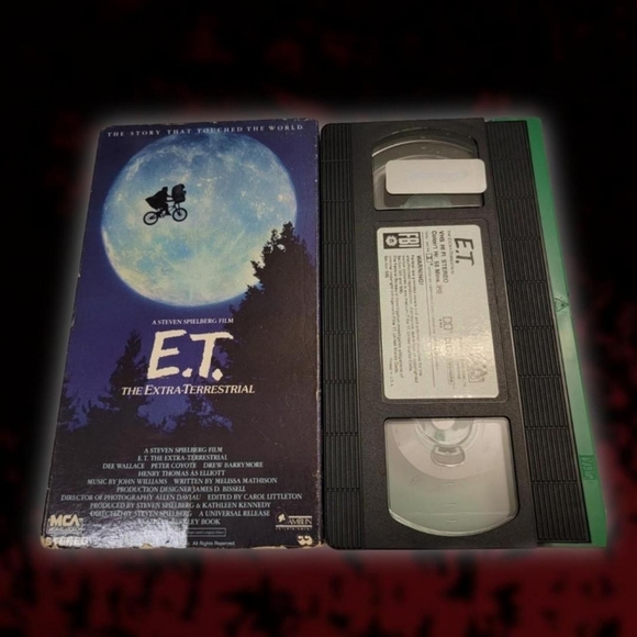 Universal | Media | Et Extraterrestrial Vhs Tape | Poshmark
